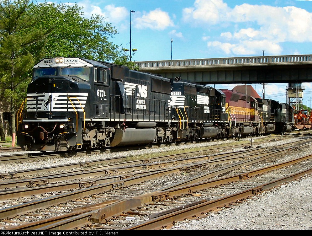NS I2A (?) Departs Danville Yard
